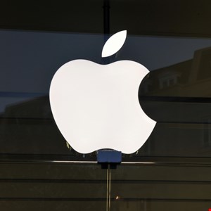 Apple bug bounty to pay $200,000 to find critical issues - Infosecurity ...