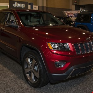 Jeep hackers demonstrate new, terrifying compromises - Infosecurity ...