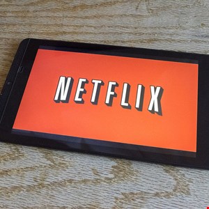 Fake Netflix App Relentlessly Spies on All Mobile Activity ...